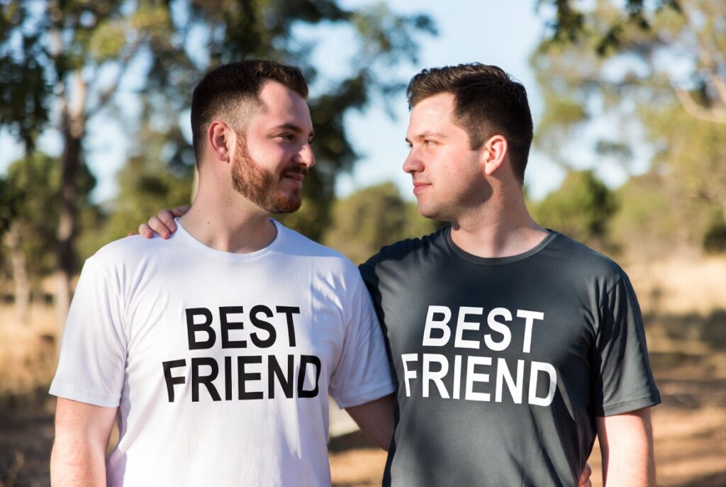 5 Popular Shapes and Designs of Best Friend T Shirts